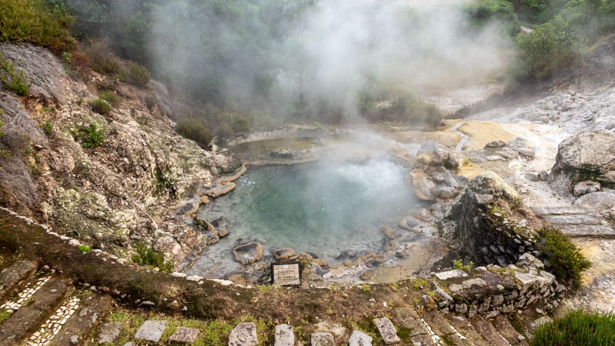 Descubra as Caldeiras das Furnas - Picos de Aventura