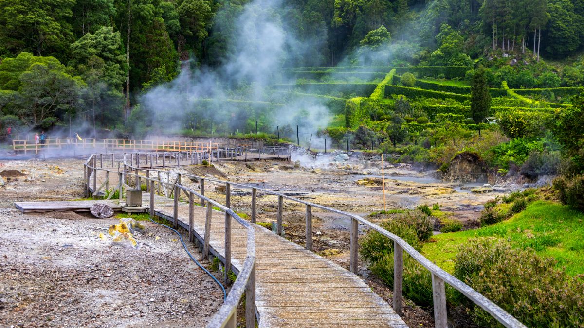 Descubra as Caldeiras das Furnas - Picos de Aventura